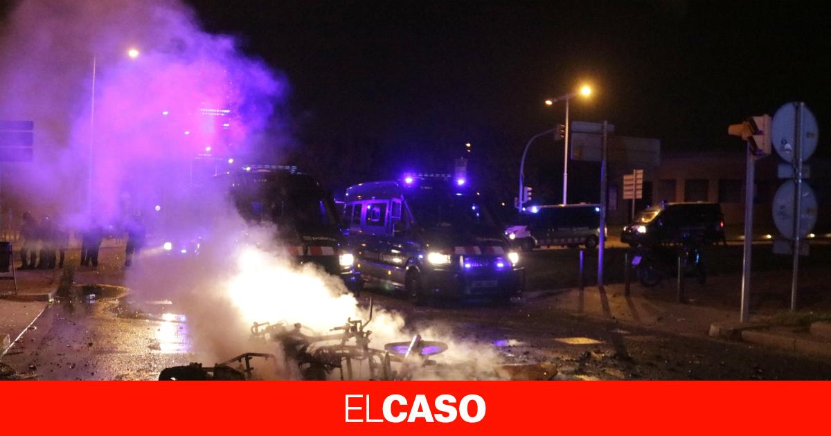 VÍDEOS | El macrobotellón de Barcelona se desplaza al Bogatell: nueva ...