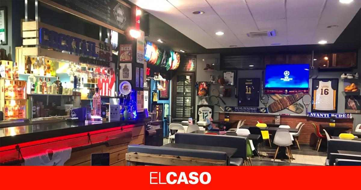 Una propuesta de trío acaba a golpes de hacha en un bar de Mataró