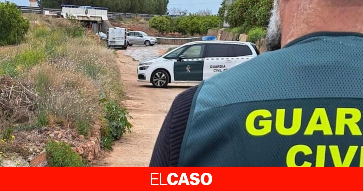 Encuentran el cadáver de un hombre cosido a cuchilladas en un camino a las afueras de un pueblo ...