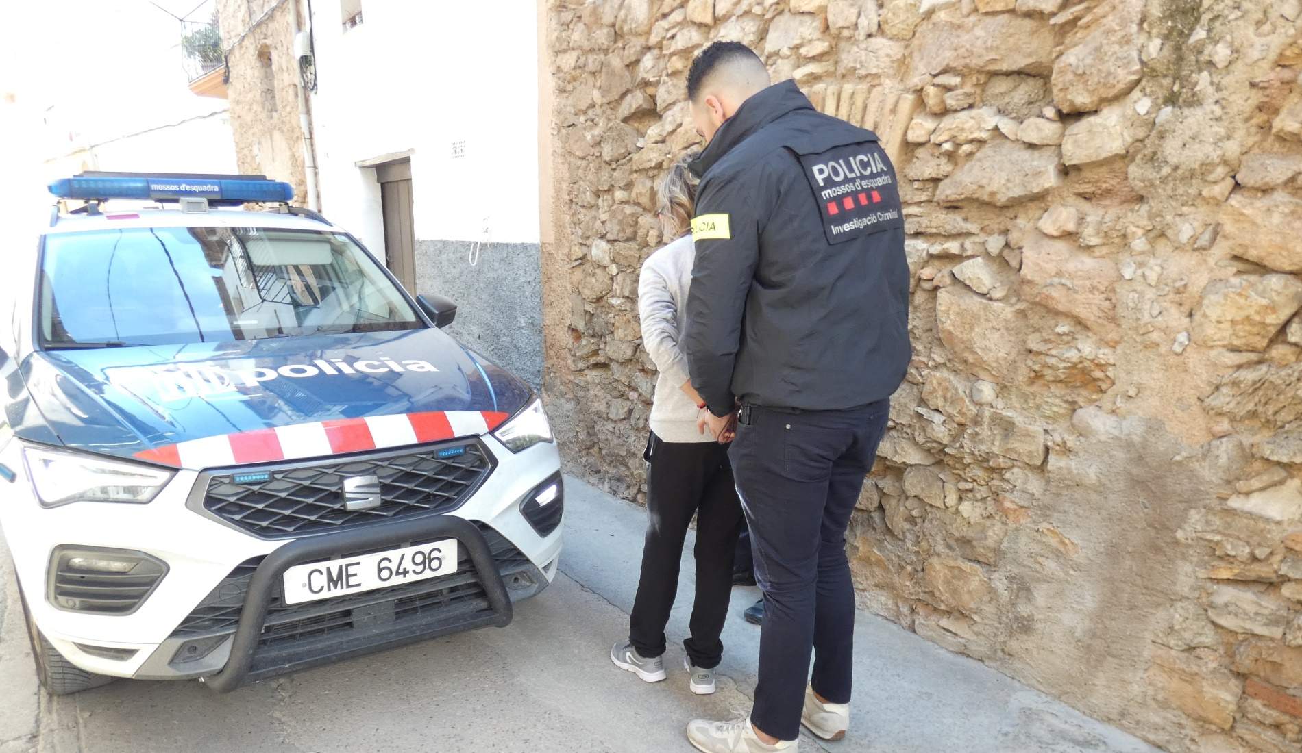 Detenida una mujer por robar 5.000 euros a la pareja mayor que cuidaba ...