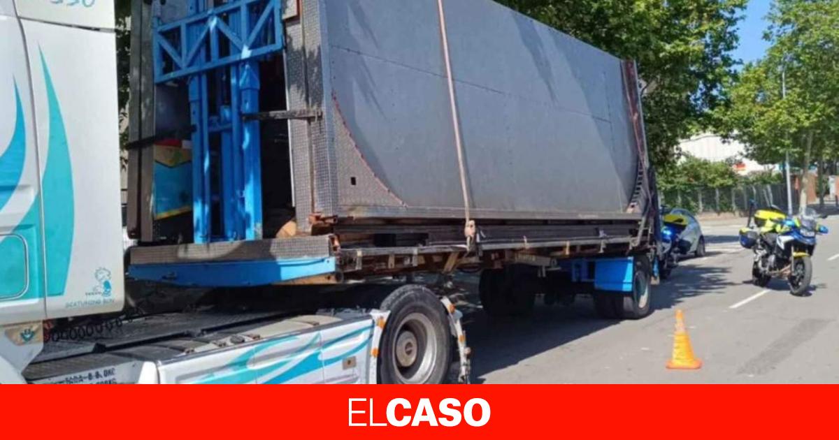 Perillós camió circulant com si res per Terrassa: sense ITV des del 2018 i amb les rodes a punt ...