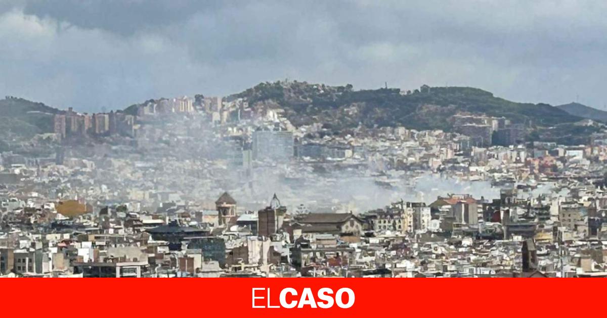 Cuatro heridos y el cielo de Barcelona lleno de humo al incendiarse la ...