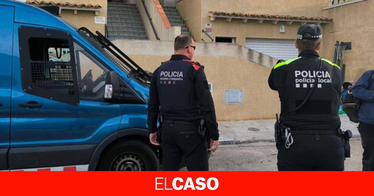 Hiere a un agente de los Mossos al huir tras intentar robar en un coche de la Policía Local de ...