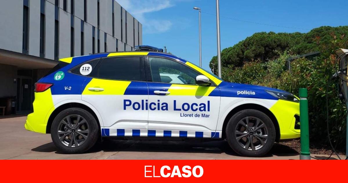 Una disputa veïnal incendia Lloret de Mar: dos cotxes i quatre motos completament calcinats