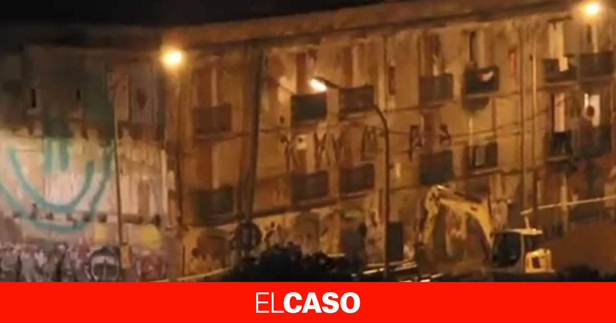 Batalla campal entre ocupes a Barcelona: s'enfronten a pedrades i ...