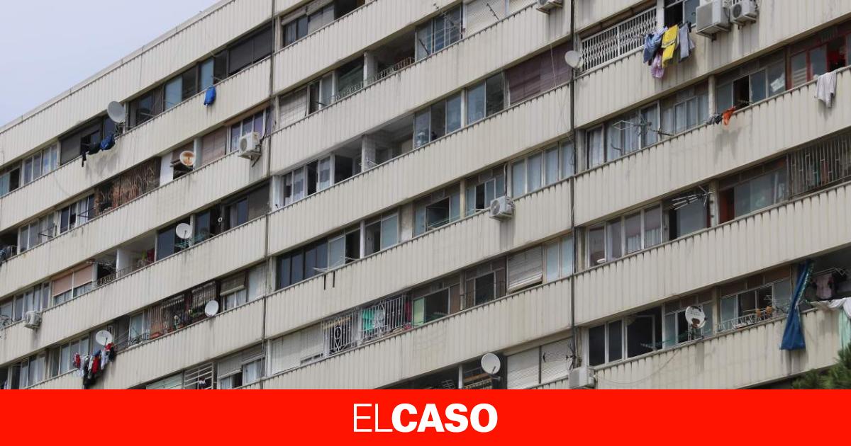 Un mort i dos menors ferits greus per un incendi a la Mina: els Mossos ...