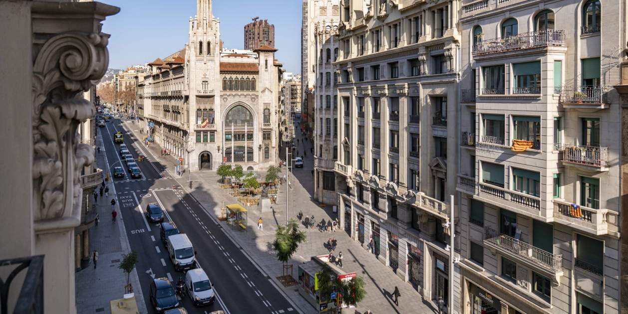 Policías de paisano frustran un violento robo en Barcelona: asaltan a ...