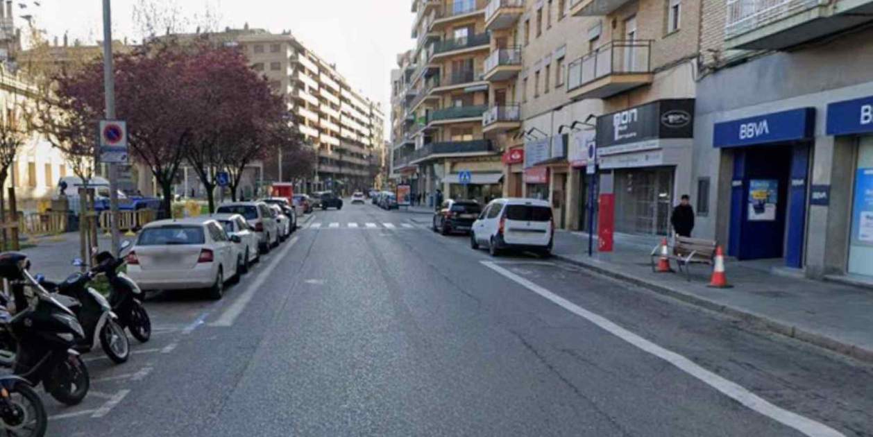 Un hombre apuñala a su pareja en la pierna con un cristal roto en el ...